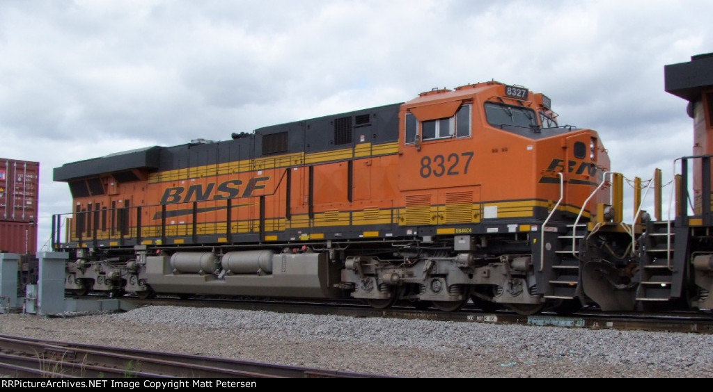 BNSF 8327